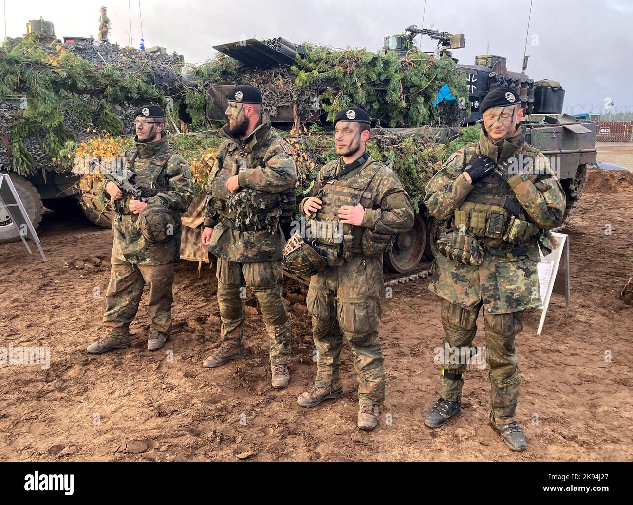 Pabrade, Lithuania. 26th Oct, 2022. Soldiers from Germany stand in ...