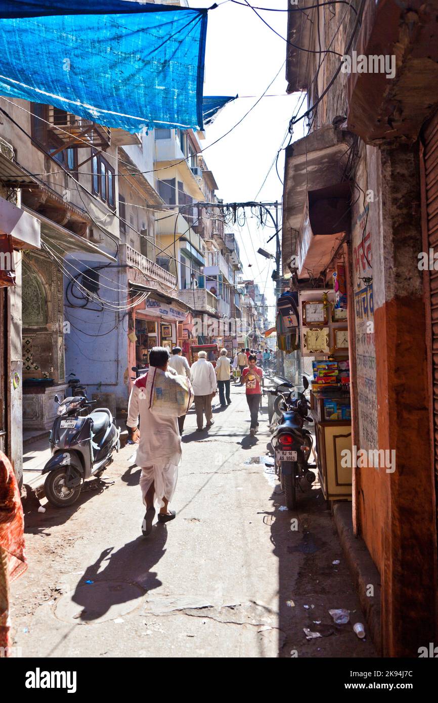 India city crowd streets hi-res stock photography and images - Alamy