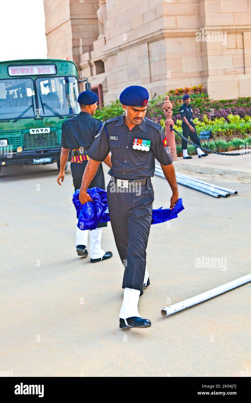 NEW DELHI - INDIA, NOV 18: soldiers rise the flag at the India Gate ...