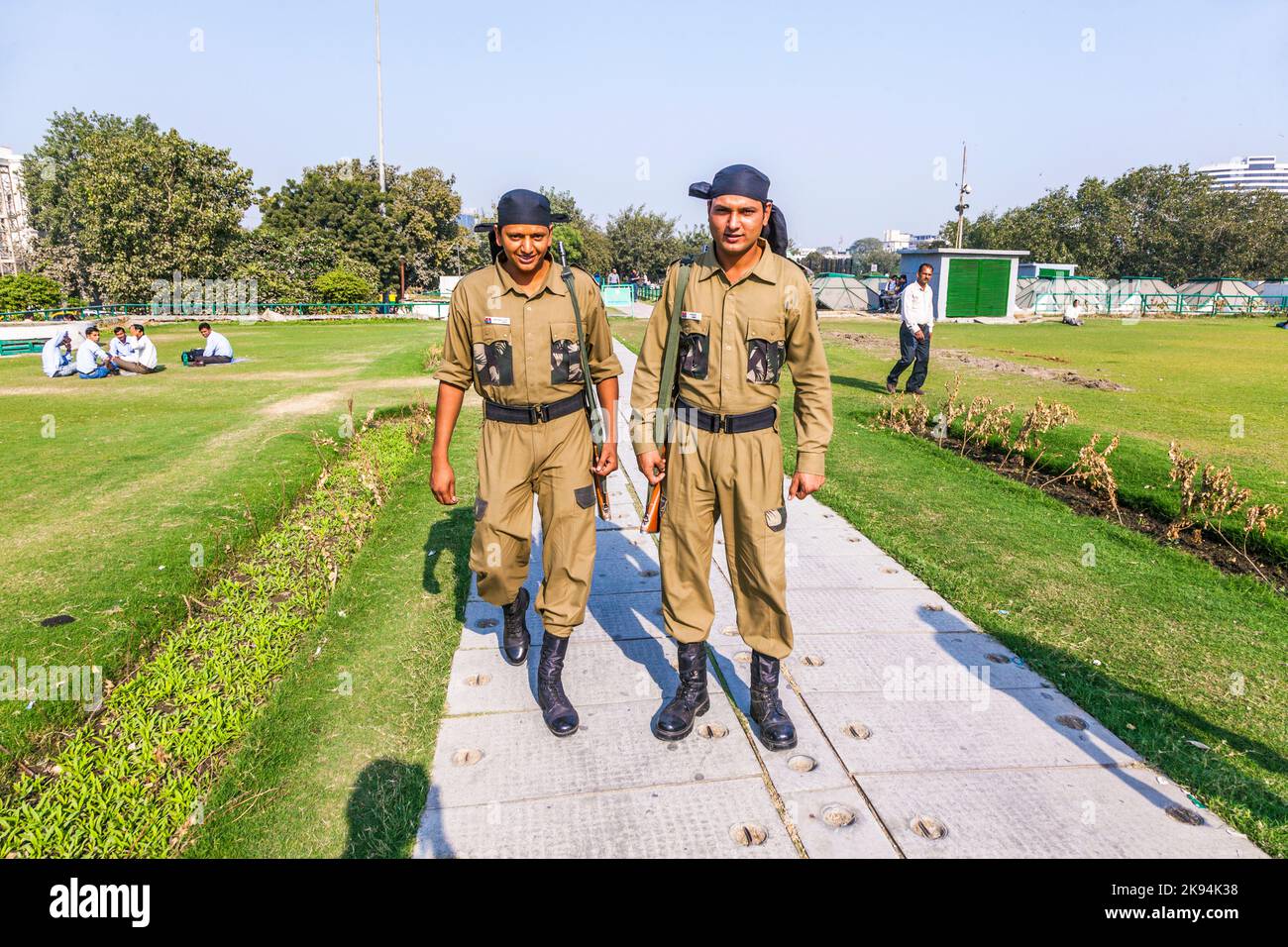 Delhi police with gun hi-res stock photography and images - Alamy