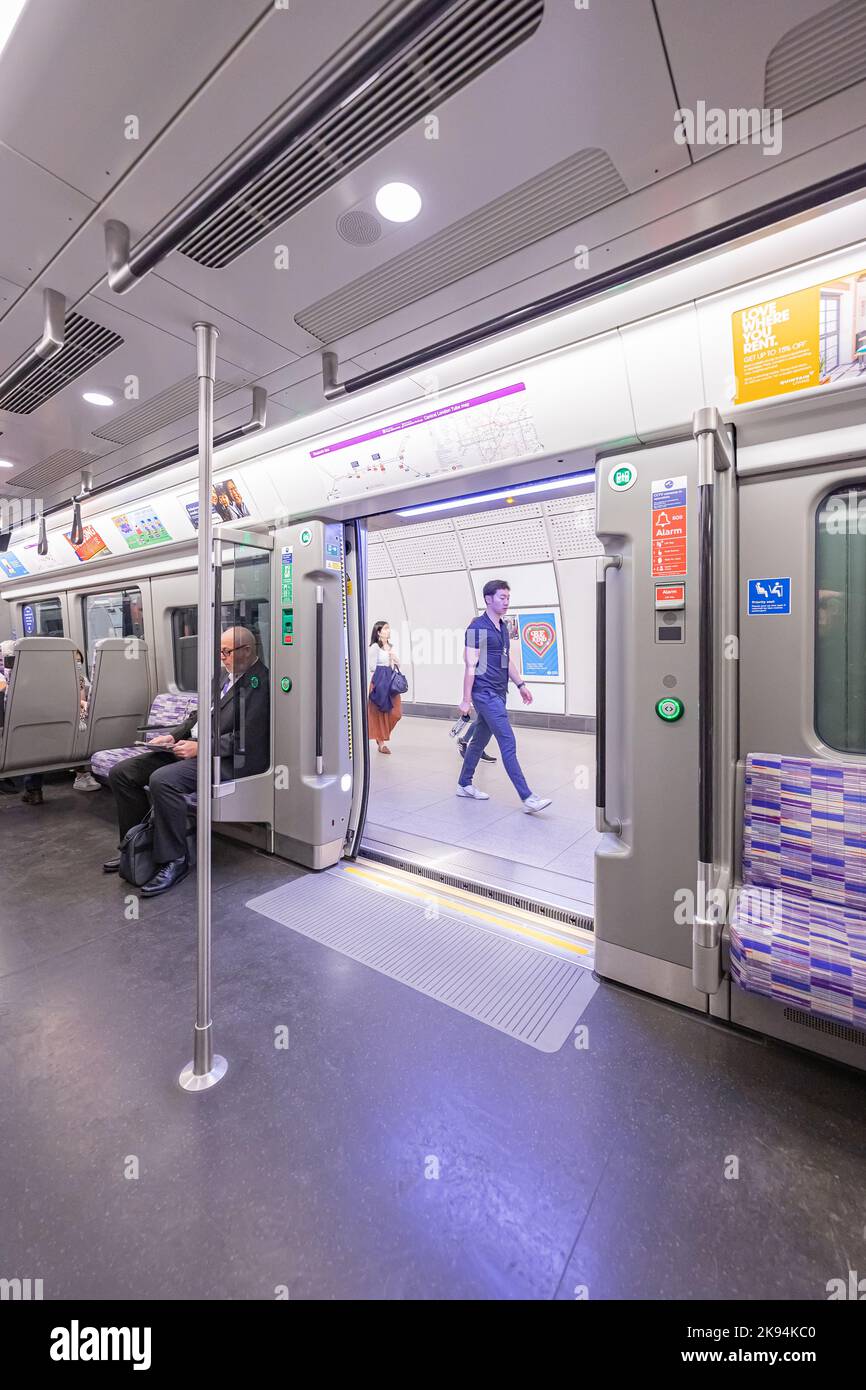 Farringdon - Elizabeth Line Station Stock Photo - Alamy