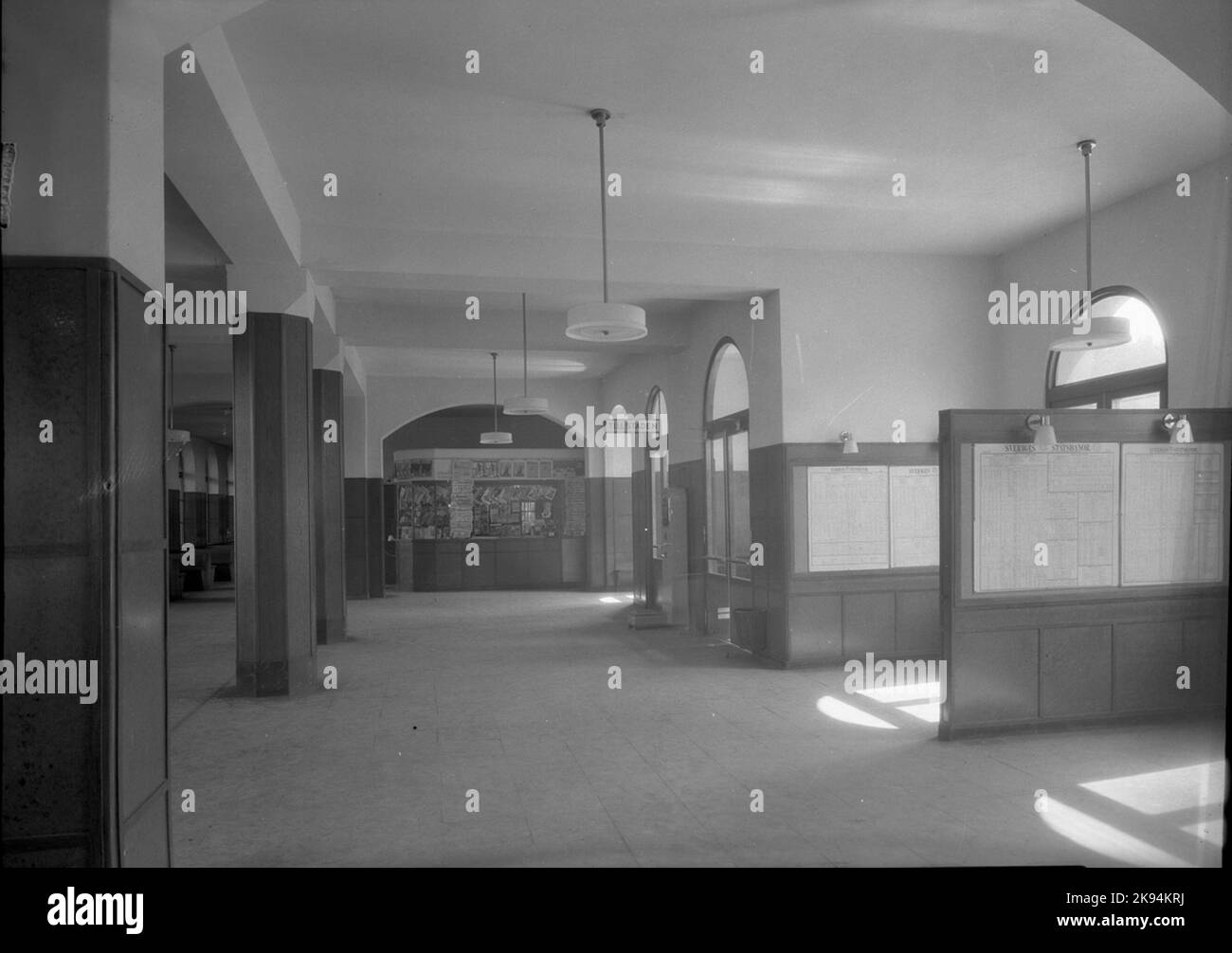 Waiting room and newspaper kiosk Stock Photo - Alamy