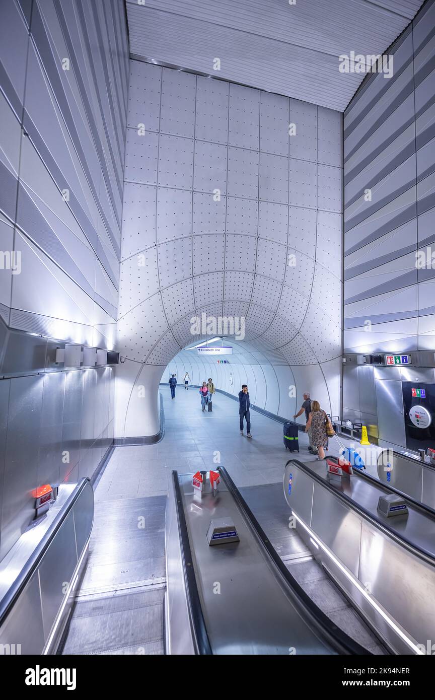 Liverpool Street Station - Elizabeth Line Station Stock Photo - Alamy