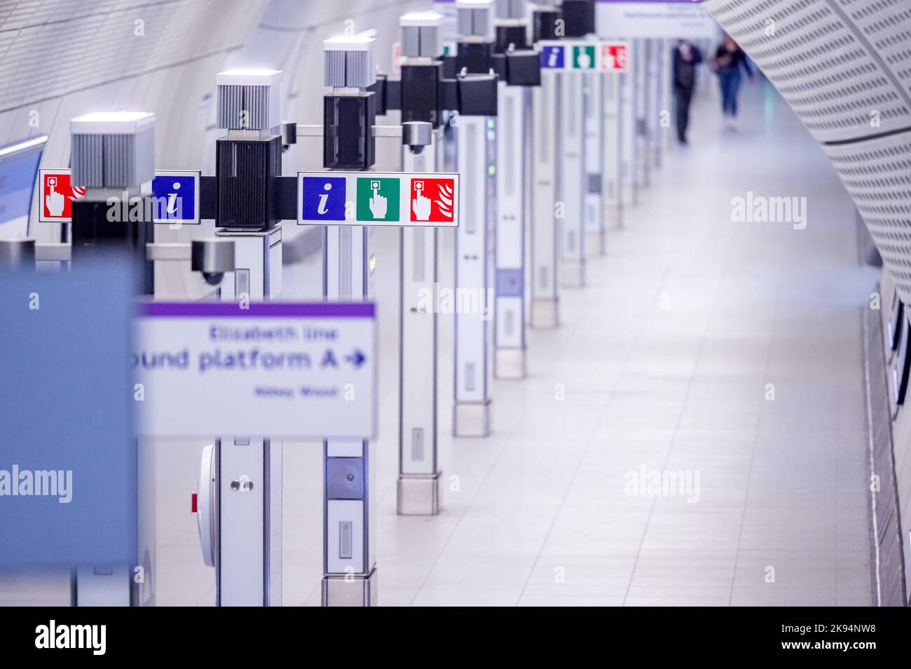 Liverpool Street Station - Elizabeth Line Station Stock Photo - Alamy