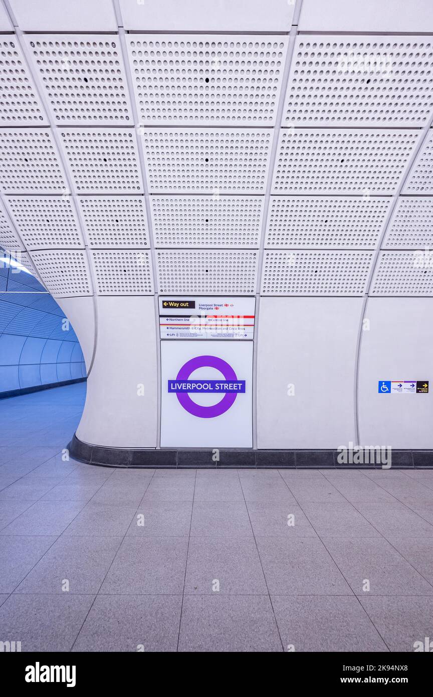 Liverpool Street Station - Elizabeth Line Station Stock Photo - Alamy