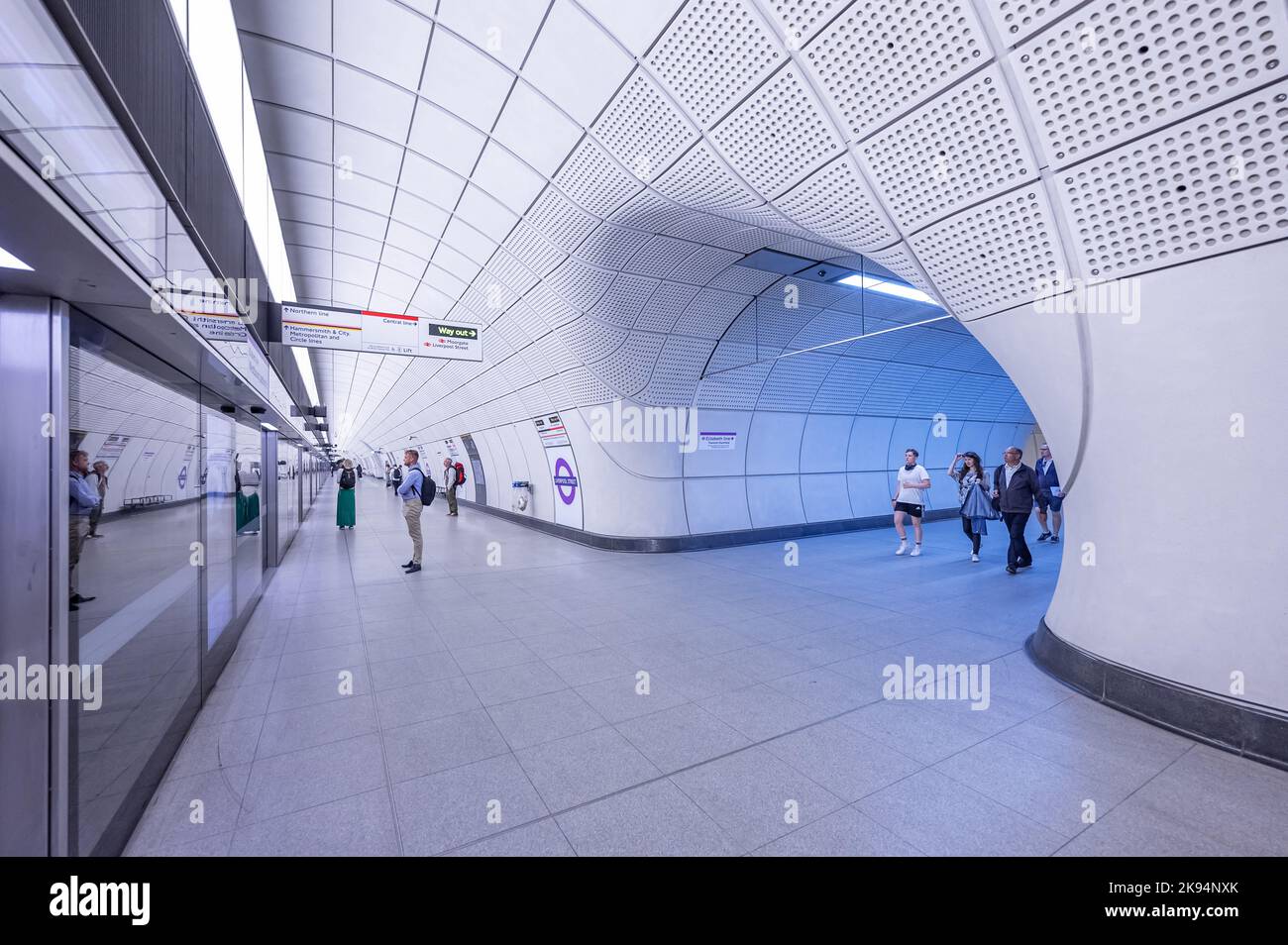 Liverpool Street Station - Elizabeth Line Station Stock Photo - Alamy