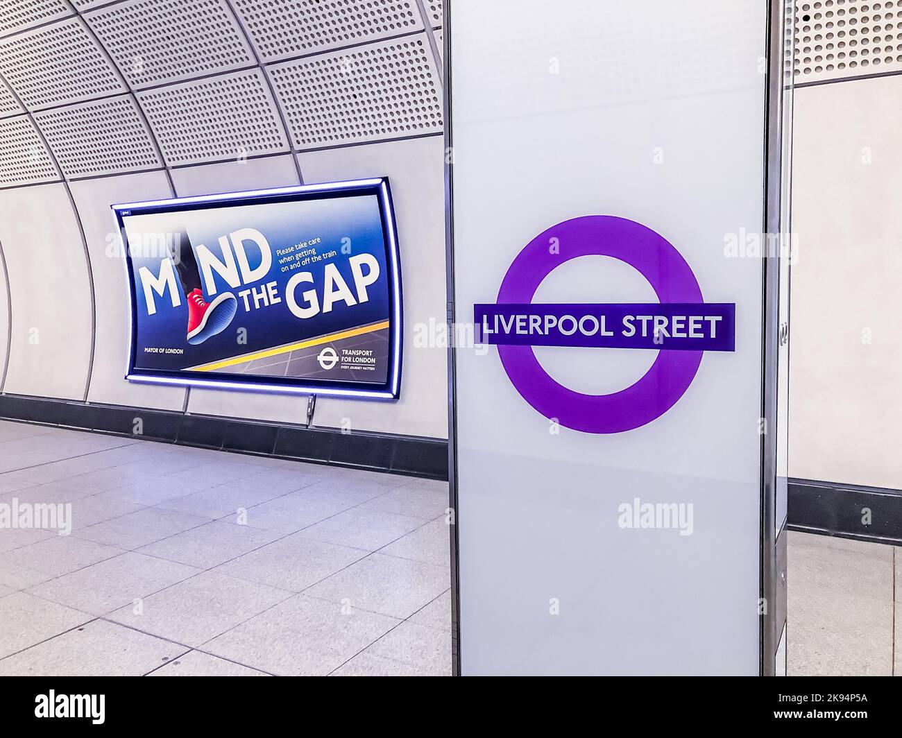 Liverpool Street Station - Elizabeth Line Station Stock Photo - Alamy