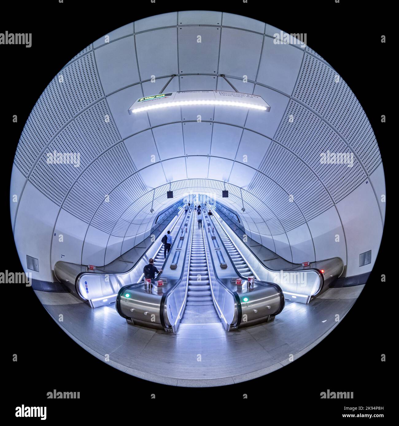 Liverpool Street Station - Elizabeth Line Station Stock Photo - Alamy