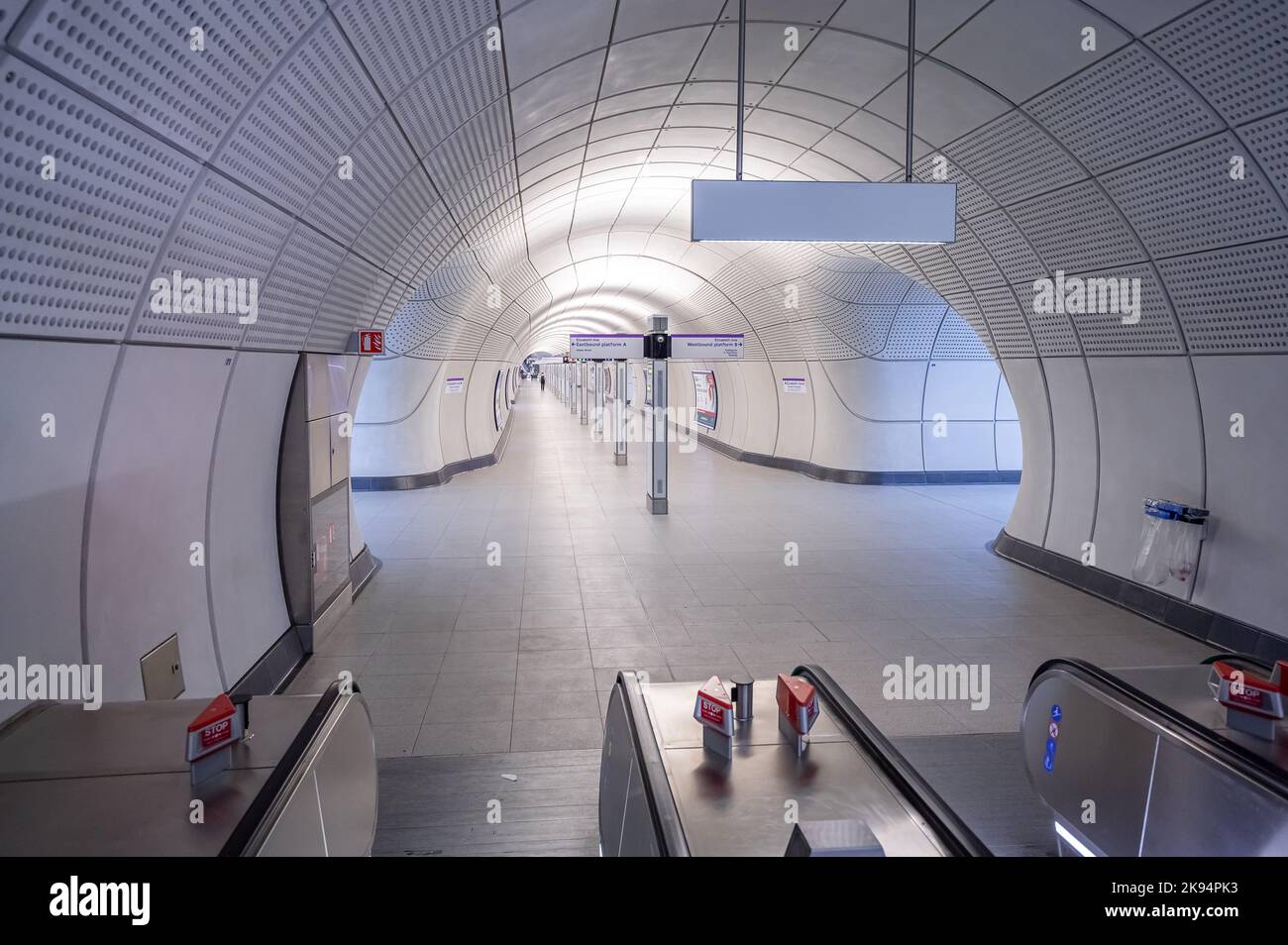 Liverpool Street Station - Elizabeth Line Station Stock Photo - Alamy