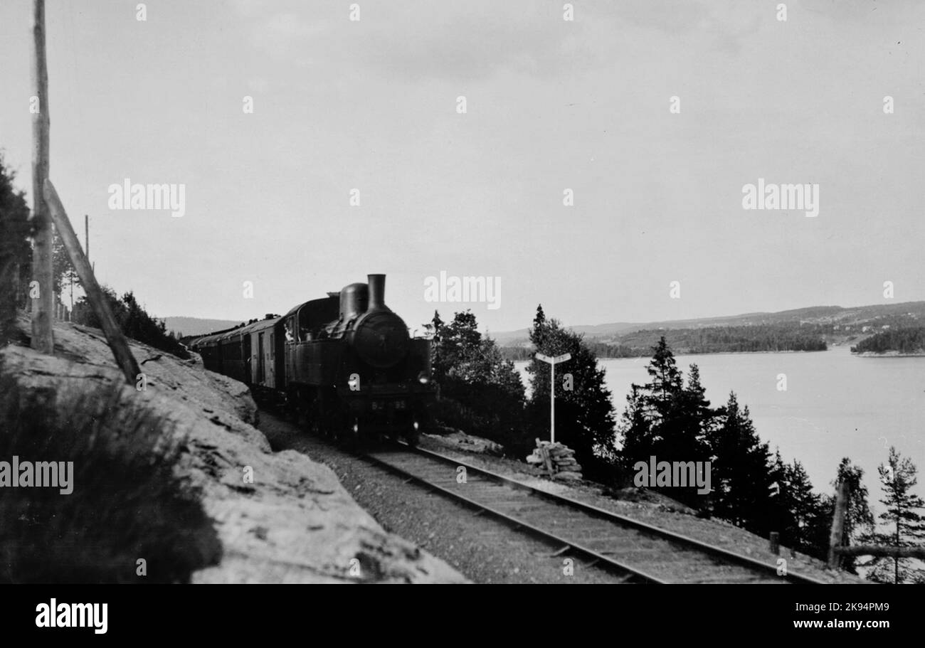 BJ 95 m passenger trains at DVVJ 1930.BJ, Bergslagernas Railway DVVJ ...