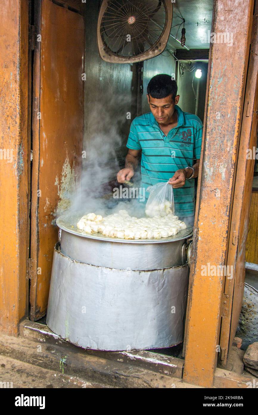 Nepal water supply hi-res stock photography and images - Alamy