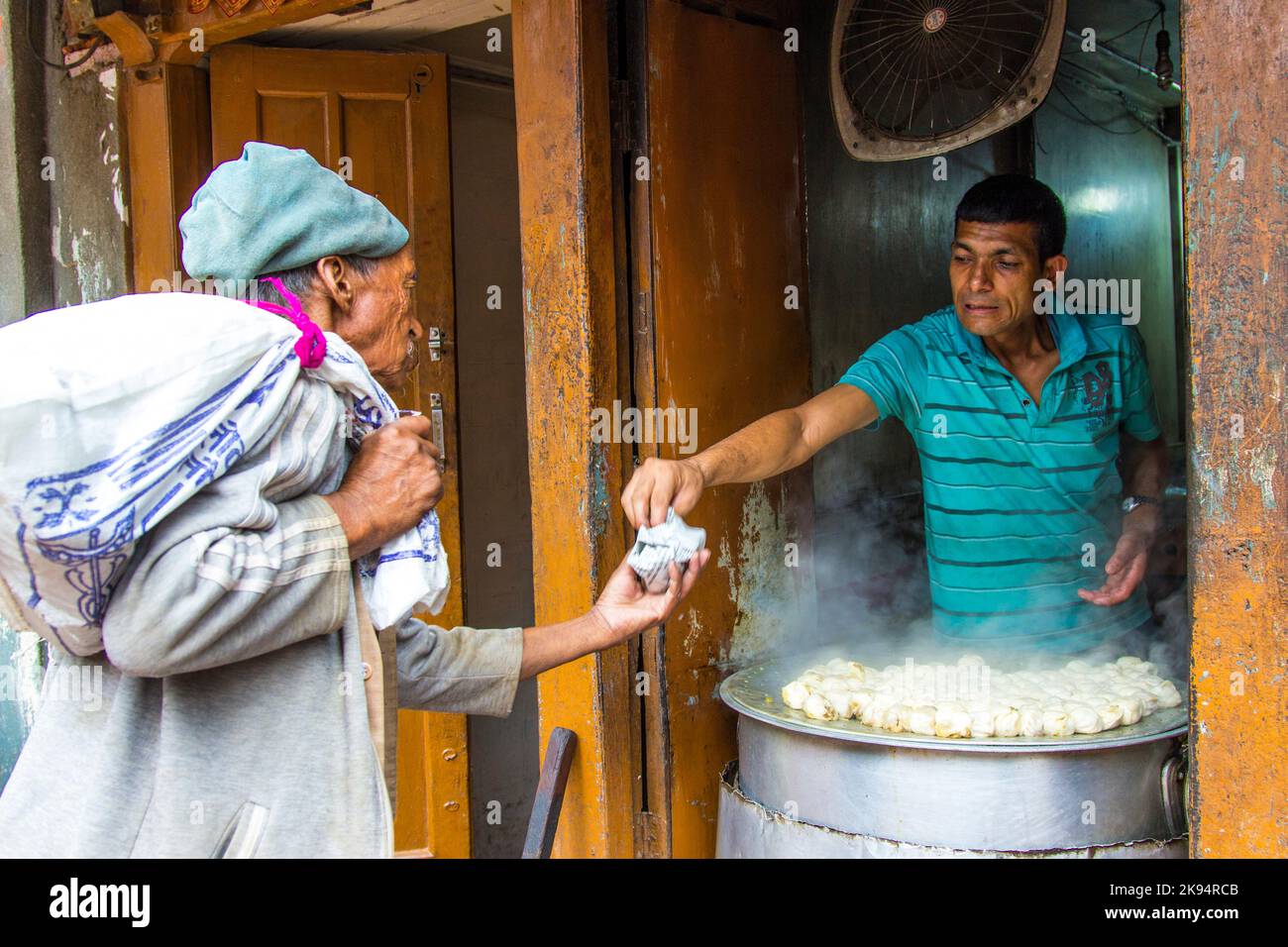Nepal water supply hi-res stock photography and images - Alamy