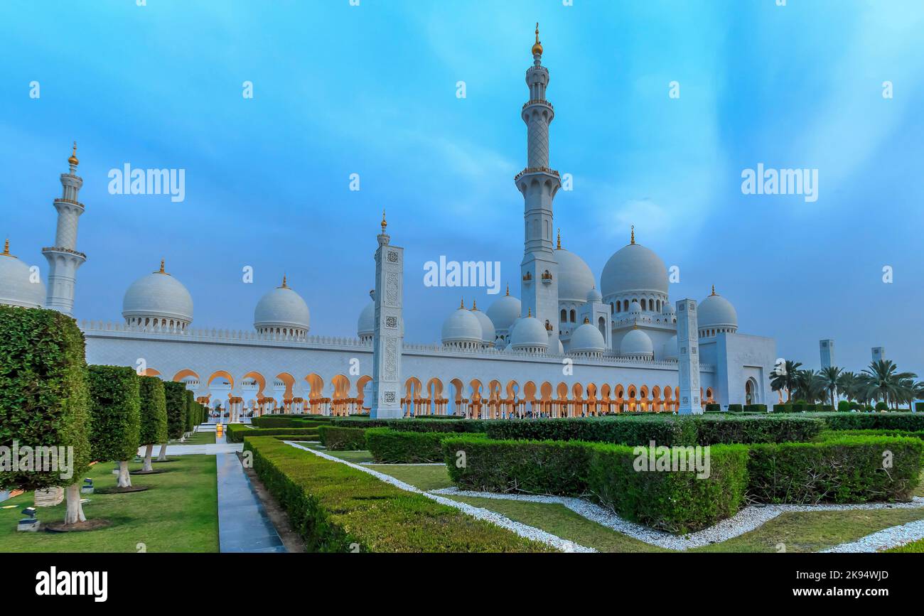 Sheikh Zayed Mosque from Abudhabi Stock Photo - Alamy