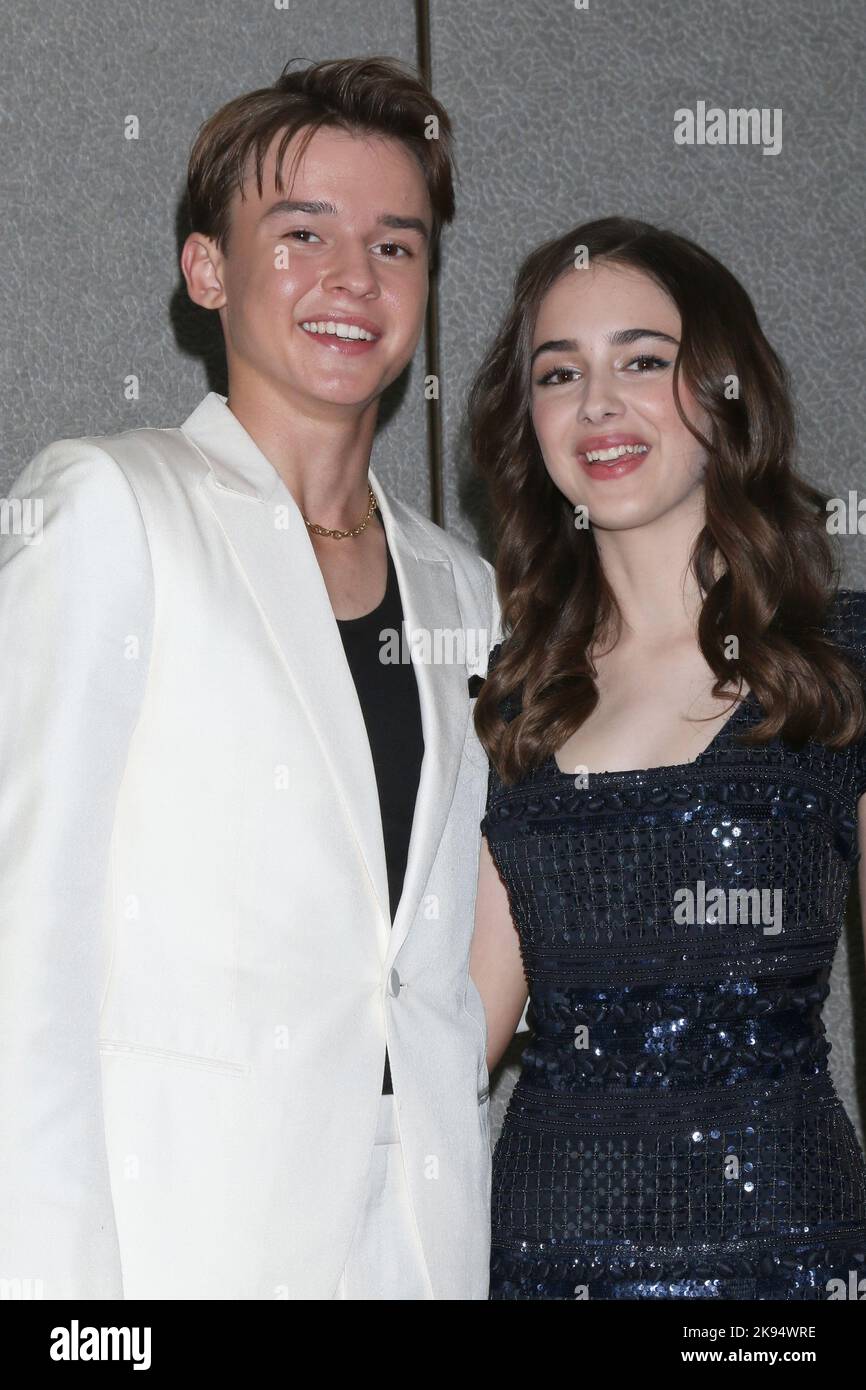 LOS ANGELES - OCT 25: Maxwell Jenkins, Julia Butters at the 50th Saturn ...