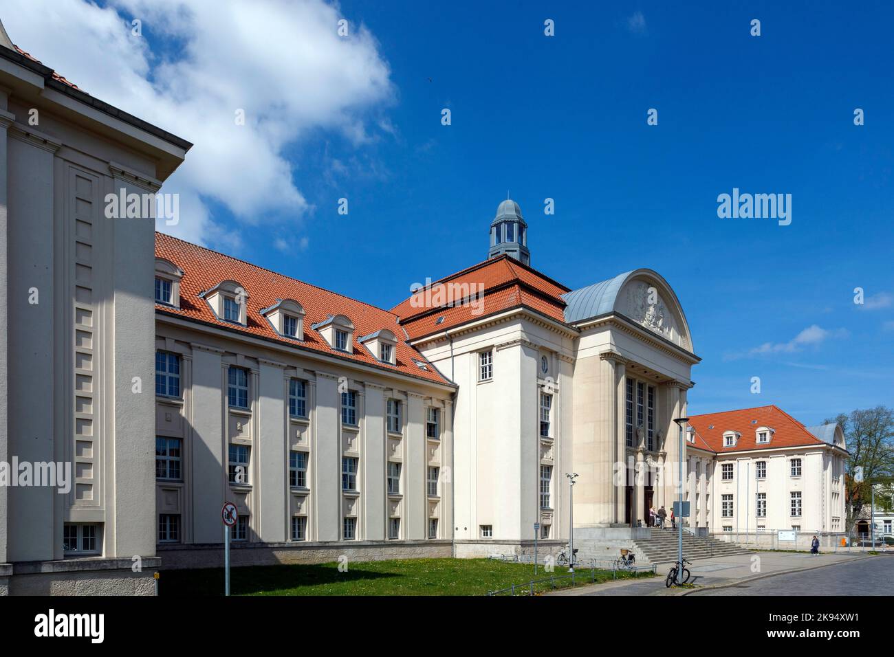 Land- und Amtsgericht Schwerin Stock Photo - Alamy Land- und Amtsgericht Schwerin Stock Photo - Alamy