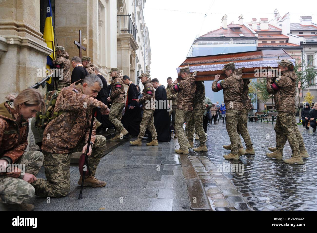 Lviv Ukraine 25 Oct 2022 Ukrainian Soldiers Kneel As Ukrainian