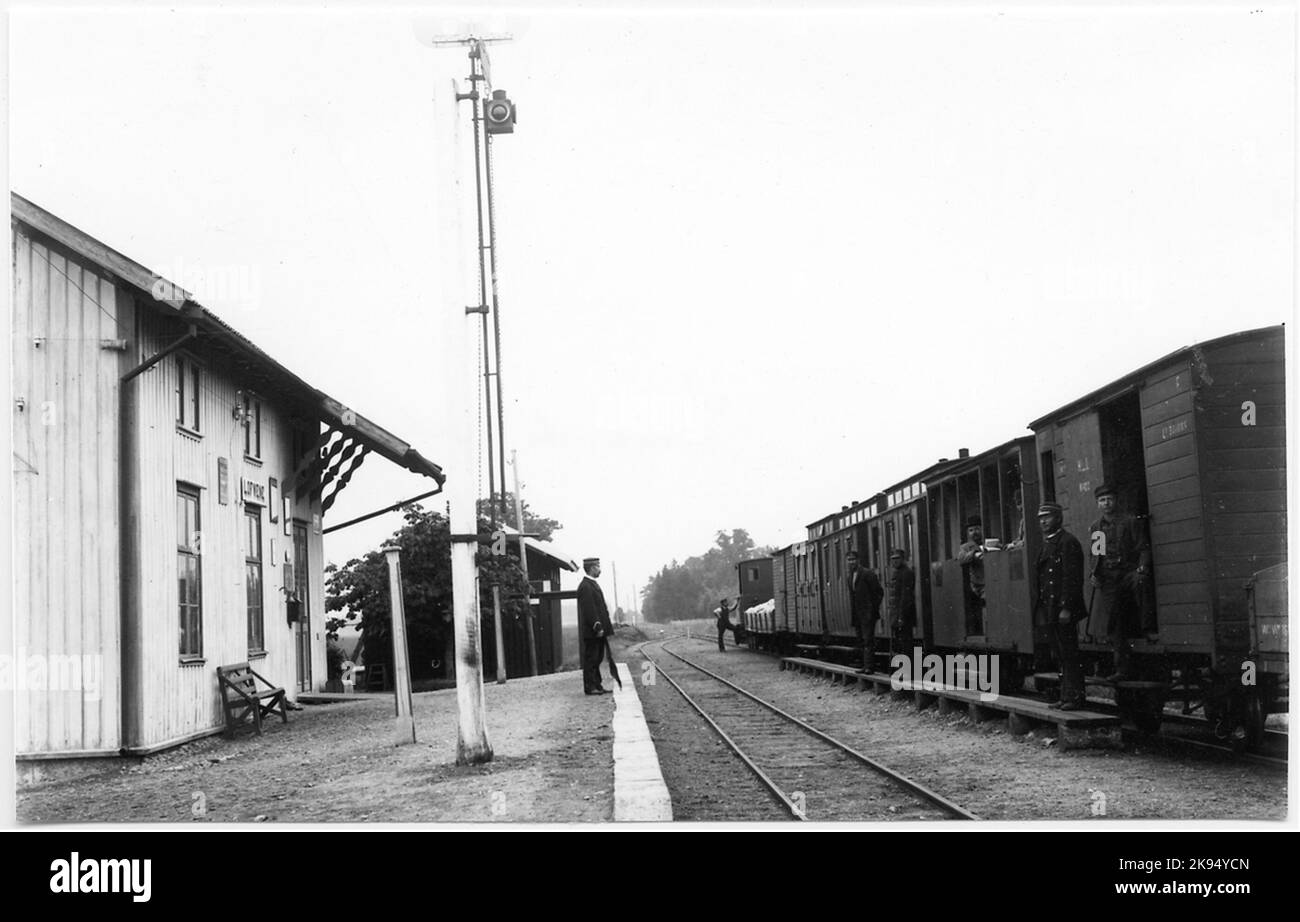 Lidköping-Håkantorps Railway, HLJ mixed trains at Lovene Railway ...