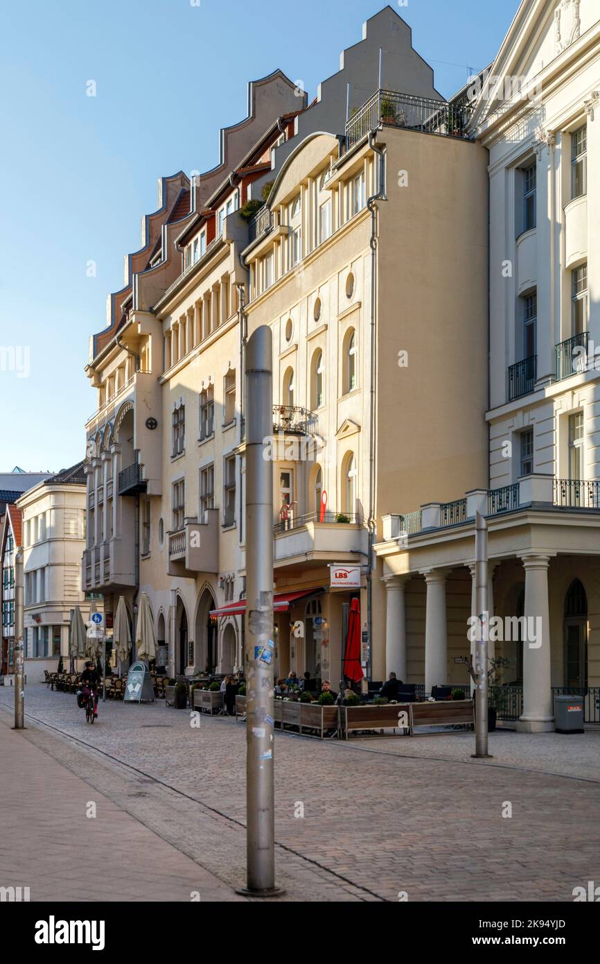 Historische fassaden in der altstadt hi-res stock photography and ...