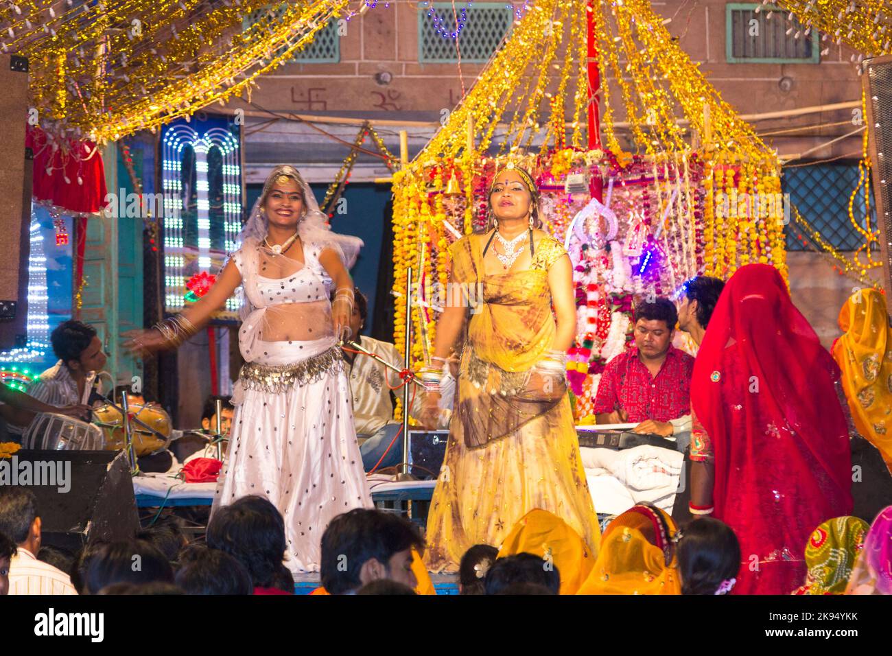 Indians dancing festival india hi-res stock photography and images - Alamy