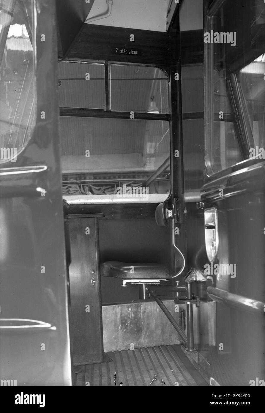 Drivers maneuver hi-res stock photography and images - Alamy