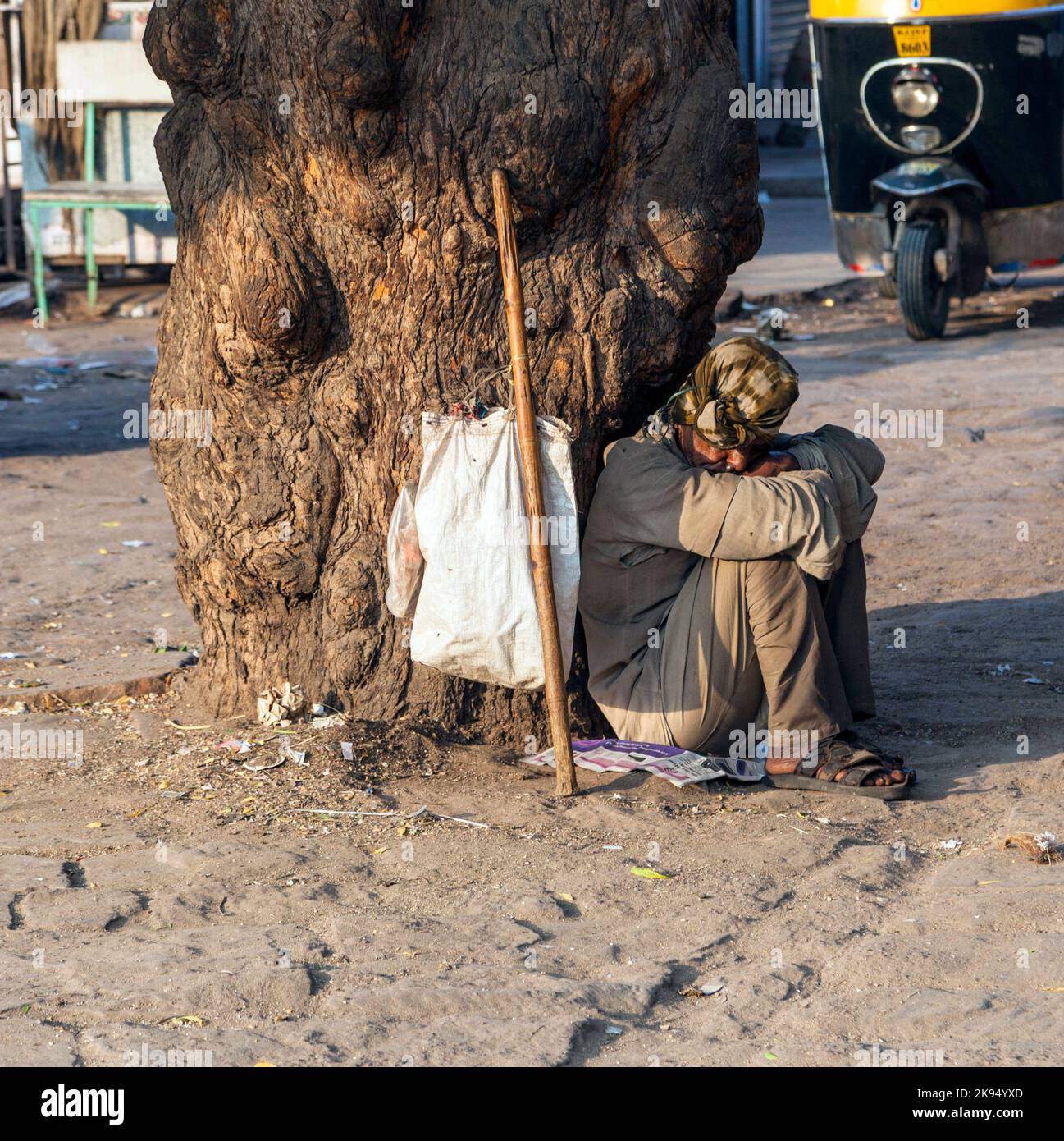 Indian street beggar hi-res stock photography and images - Alamy