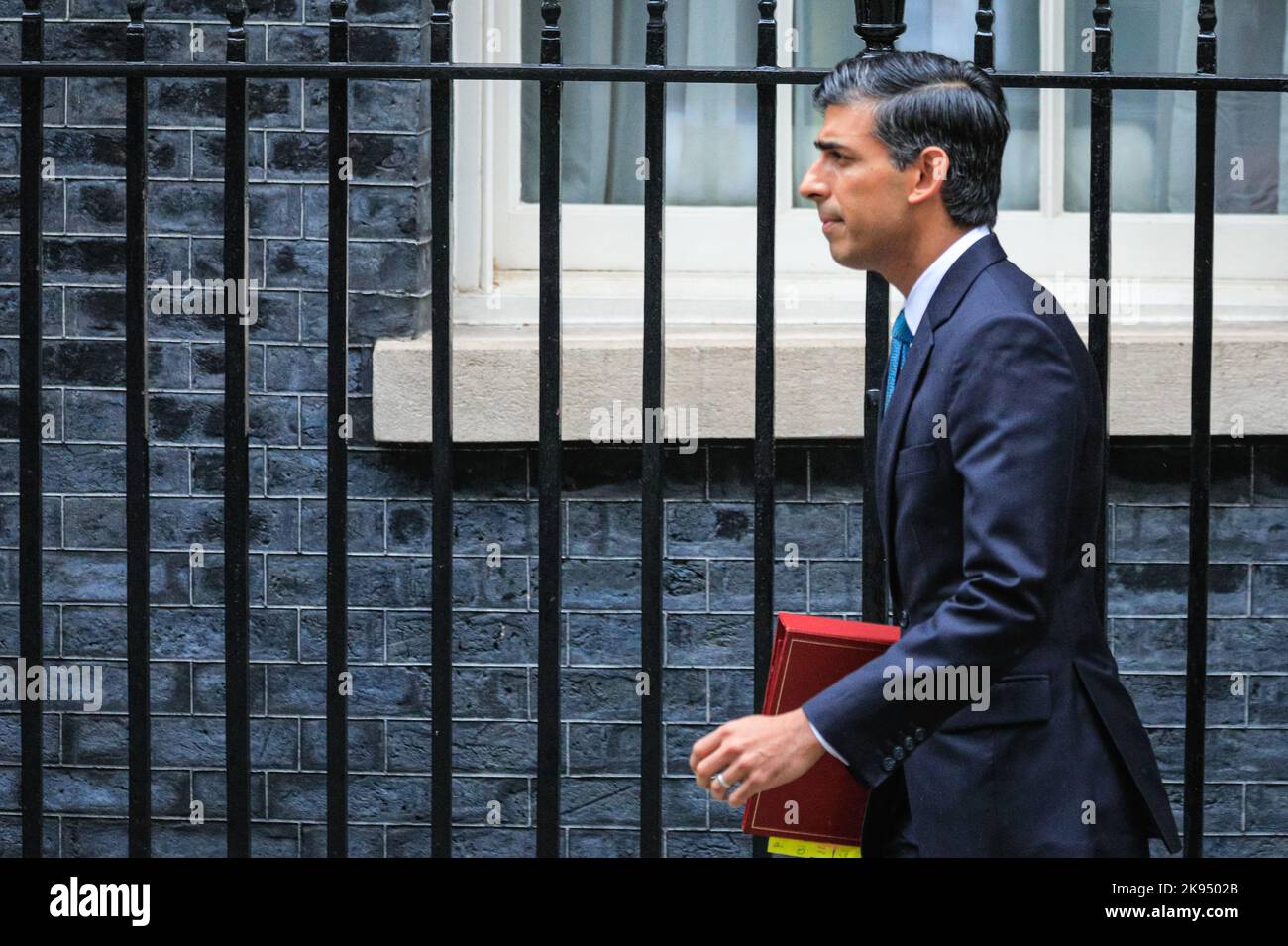 London, UK. 26th Oct, 2022. Rishi Sunak, MP, British Prime Minister, exits Downing Street to ...