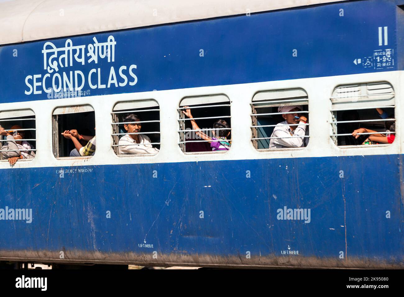 Second class indian train carriage hi-res stock photography and images ...