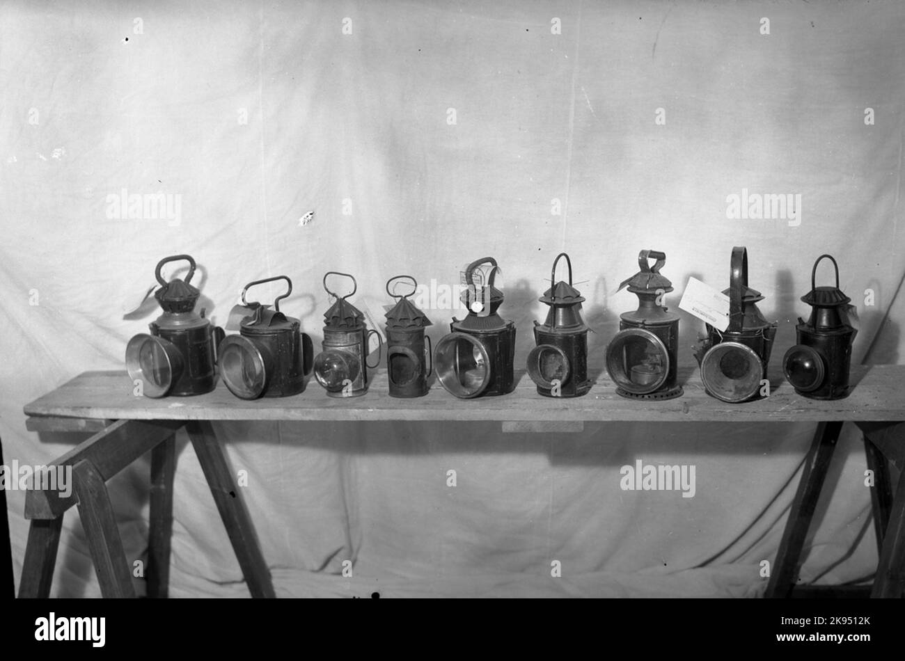Div lanterns; Railway Museum. Hand signal lantern sheet No. 1258 Hand ...