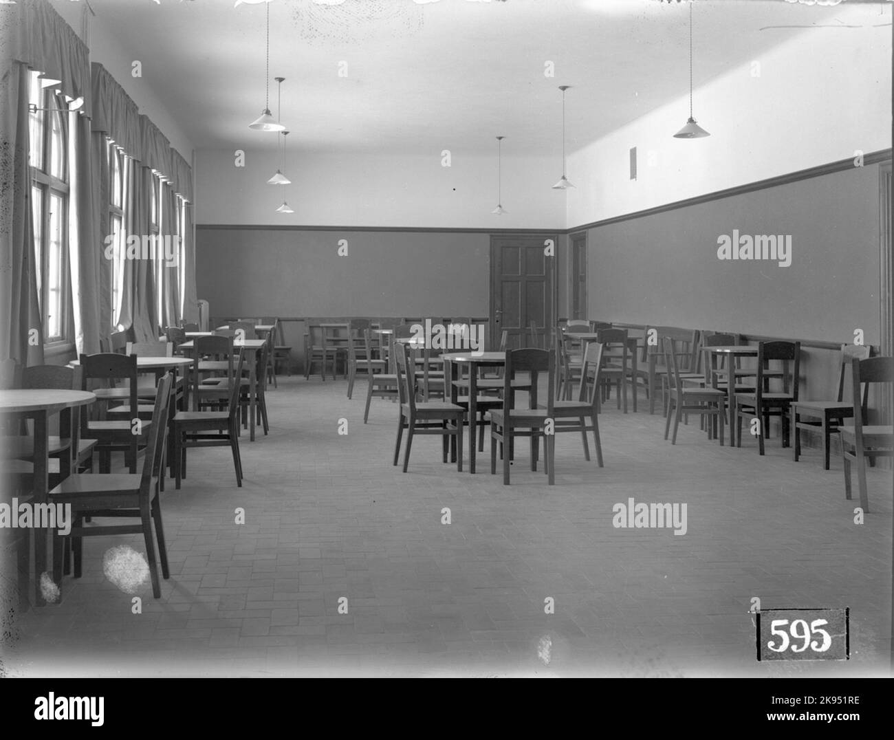 Dining room with table and chair furniture for the King. 1st Life ...