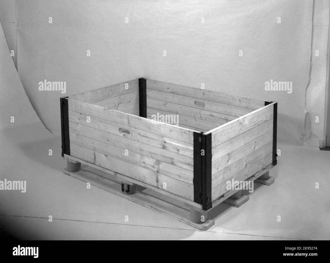 Box pallet Black and White Stock Photos & Images - Alamy