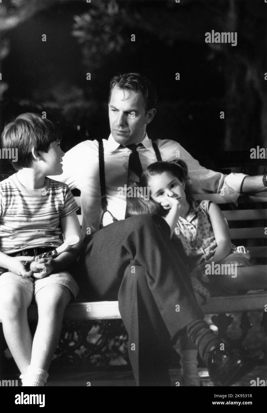 KEVIN COSTNER as New Orleans District Attorney Jim Garrison with his ...