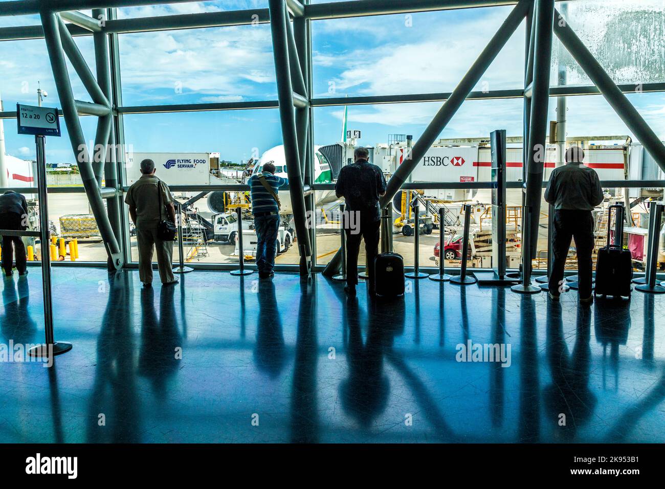 Miami international airport terminal hi-res stock photography and ...
