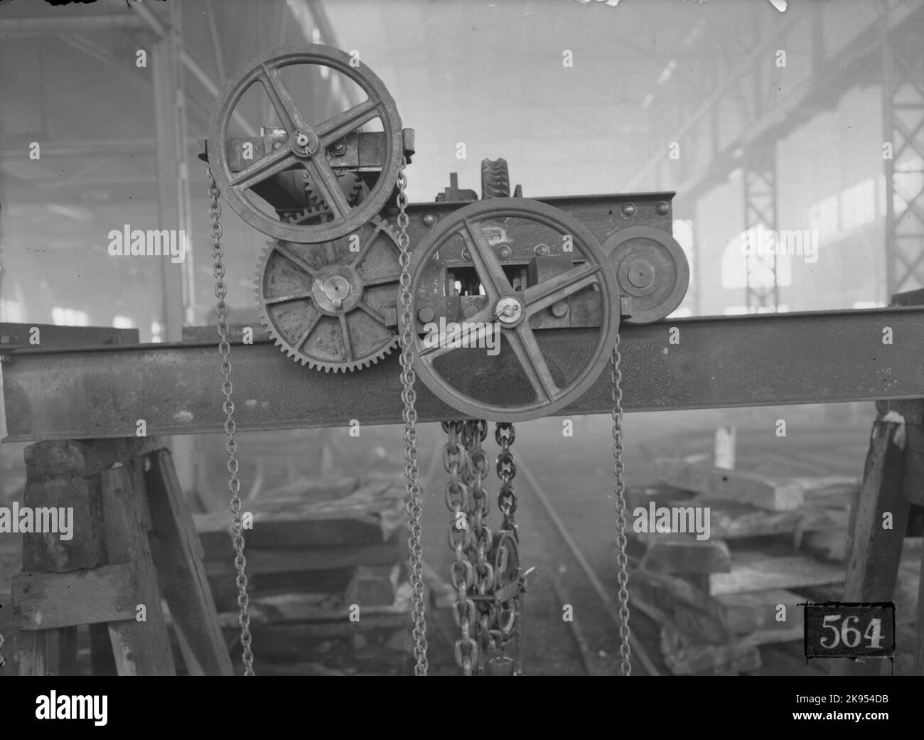 Crane traverse hi-res stock photography and images - Alamy