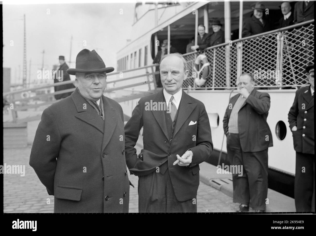 Front of the ship Black and White Stock Photos & Images - Alamy