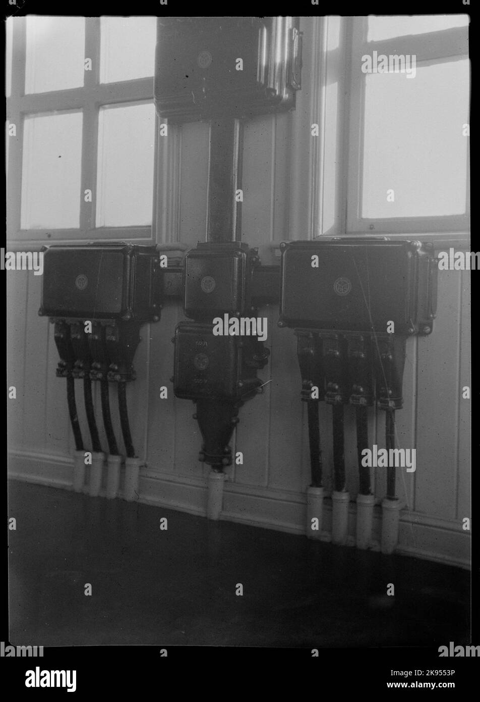 Electrical signals hi-res stock photography and images - Alamy