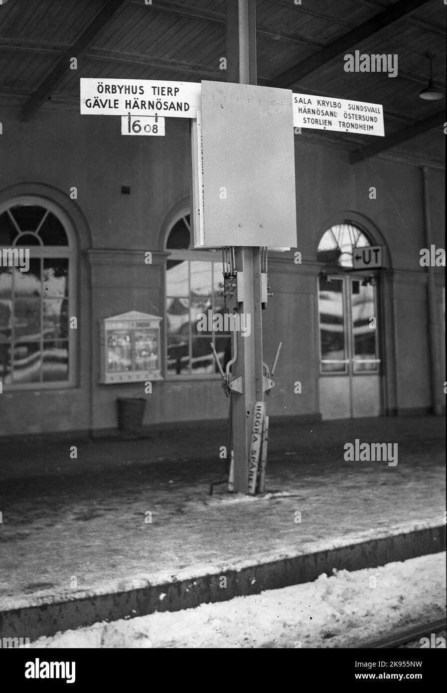 Folding platform signs Stock Photo - Alamy