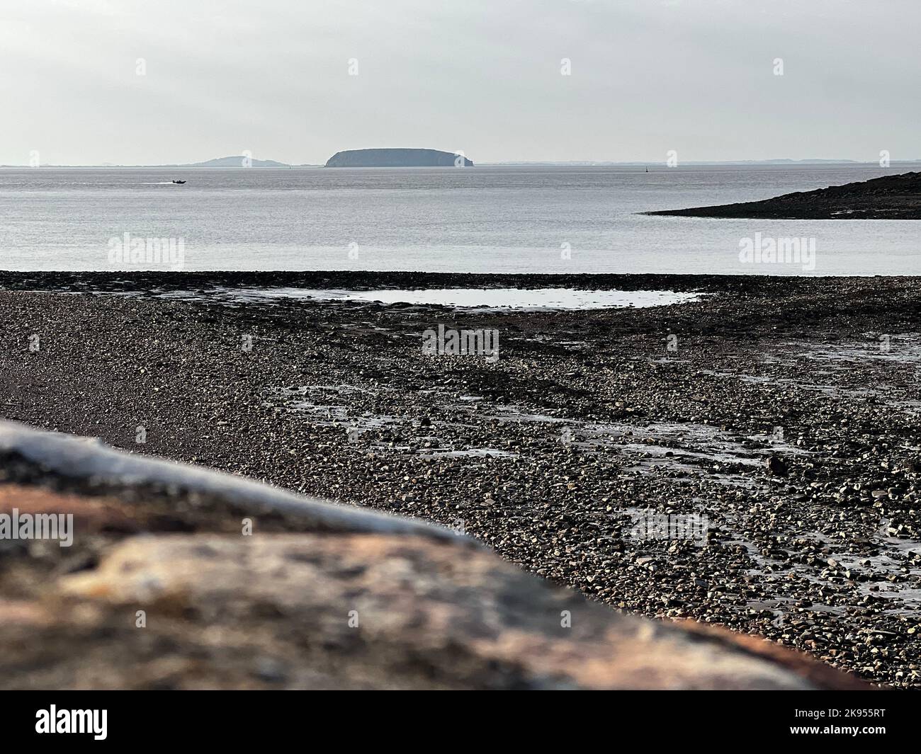 Sully island glamorgan hi-res stock photography and images - Alamy