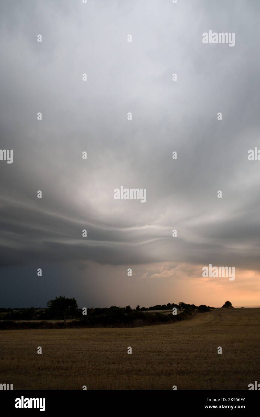 Thunderstorm formation hi-res stock photography and images - Alamy