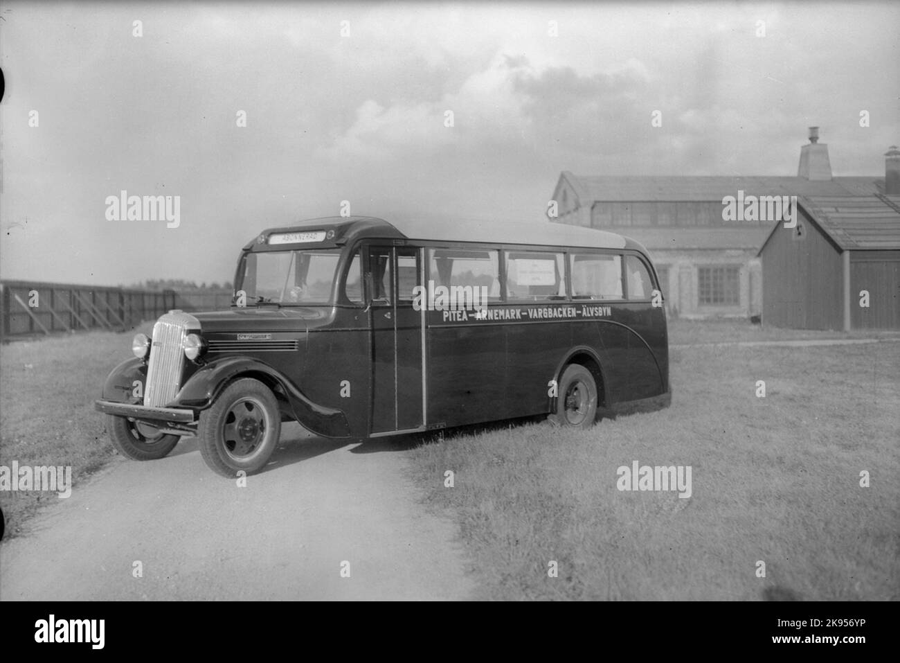 Delivery photo of Oldsmobile bus for General Motors, GM. The body made ...