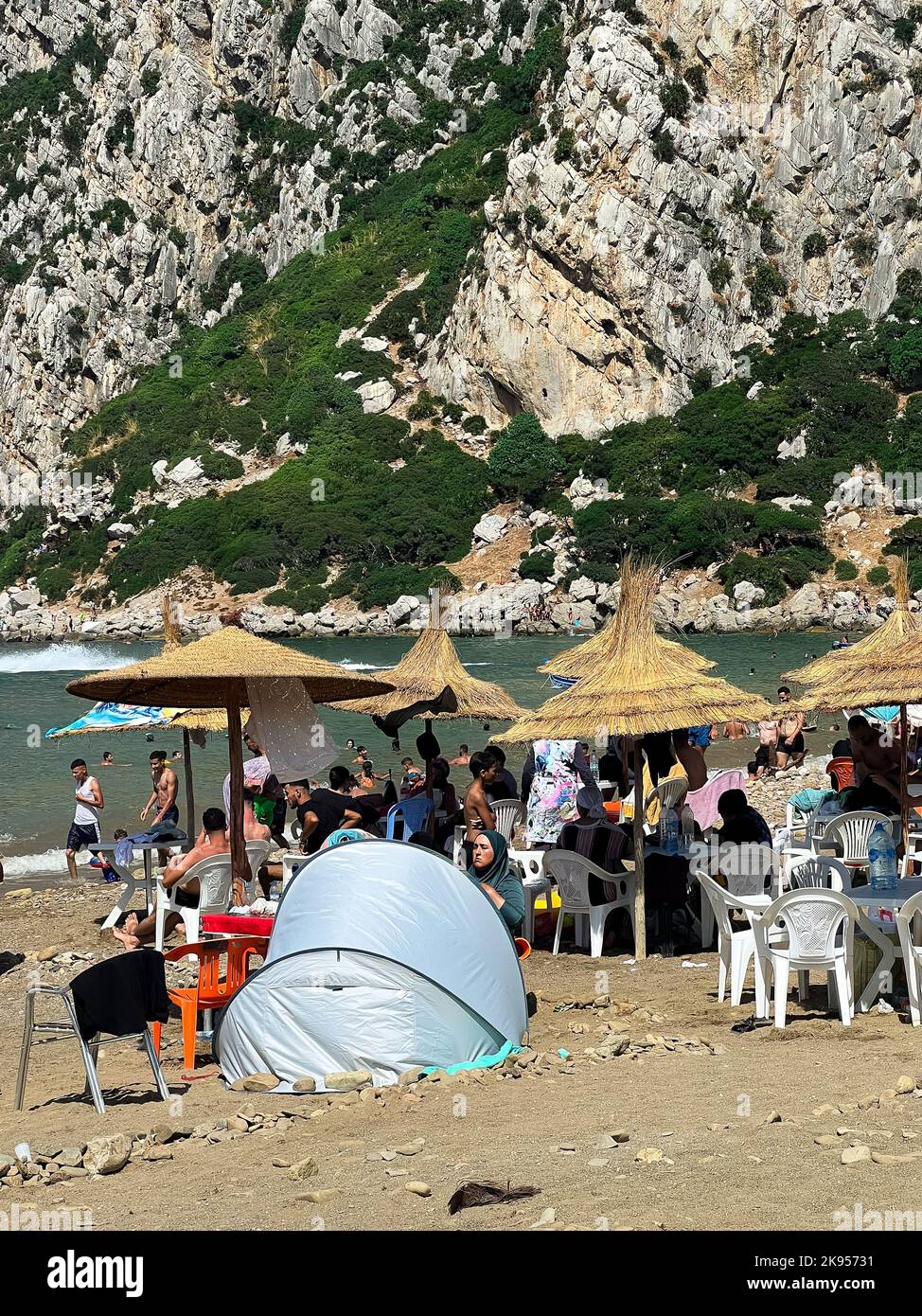 People enjoying their summer holiday on the beach Stock Photo - Alamy