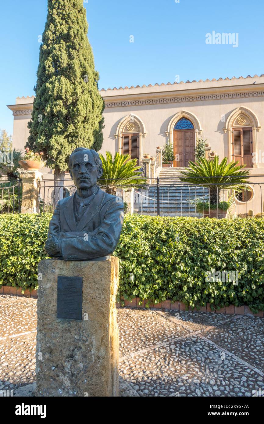 Villa alexander hi-res stock photography and images - Alamy