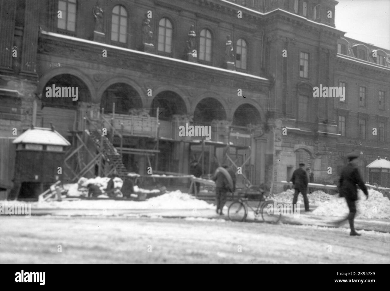 Demolition of hump, central station Stock Photo - Alamy