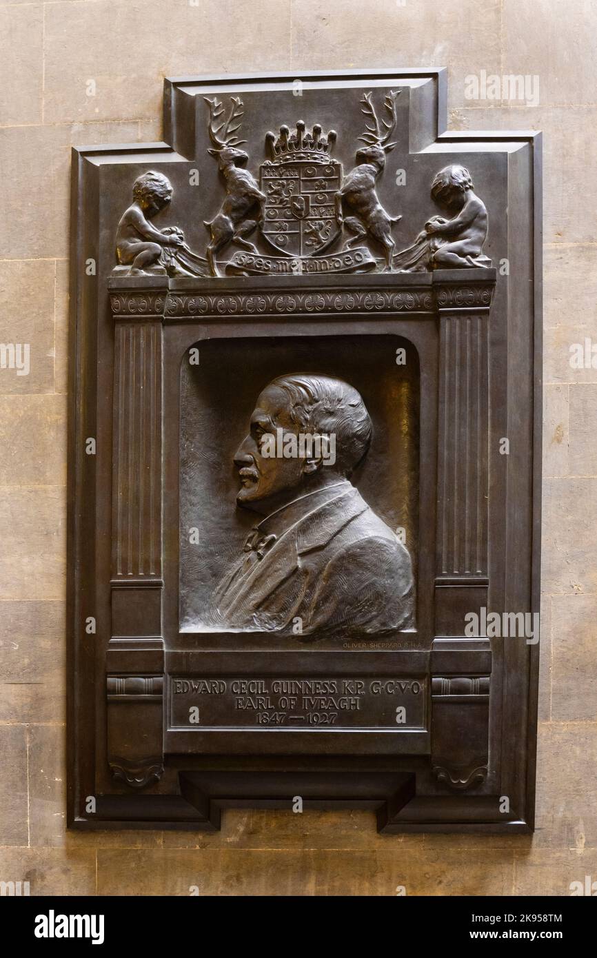 Ireland Eire Dublin Trinity College Coláiste na Tríonóide founded 1592 ...