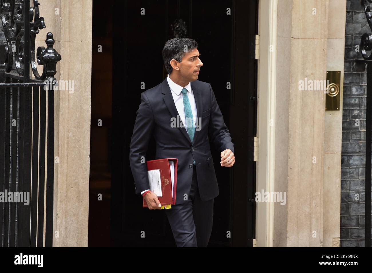 Rishi sunak downing street hi-res stock photography and images - Alamy