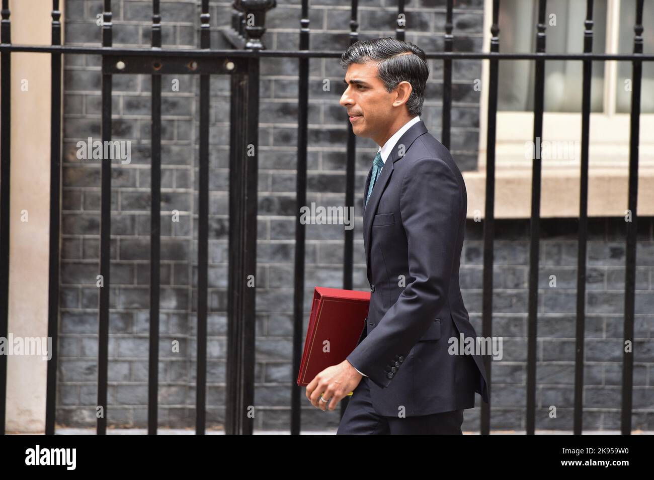 Rishi sunak downing street hi-res stock photography and images - Alamy