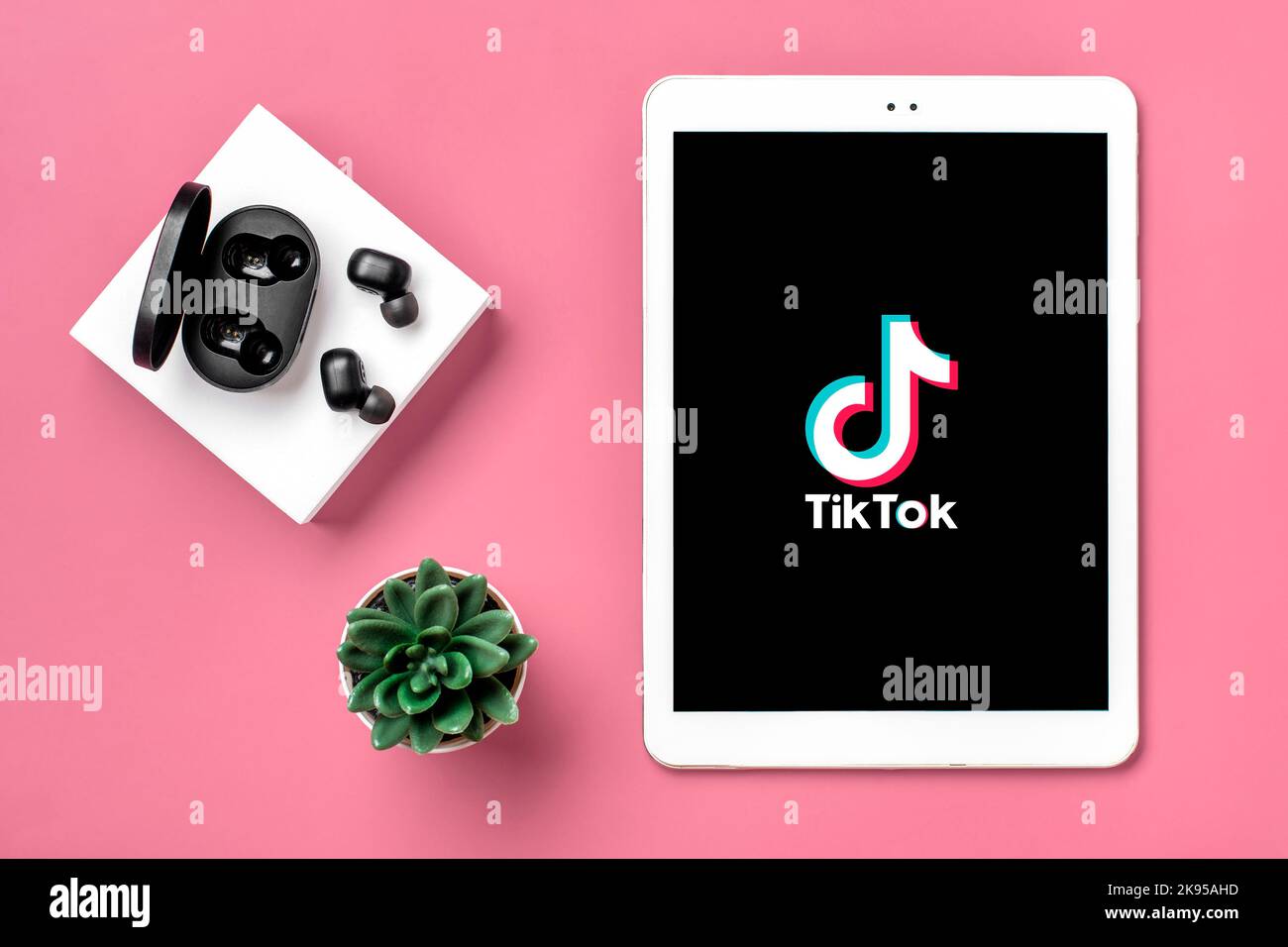 Bangkok, Thailand. October 2022 Tablet Tik Tok application icon, logo ...