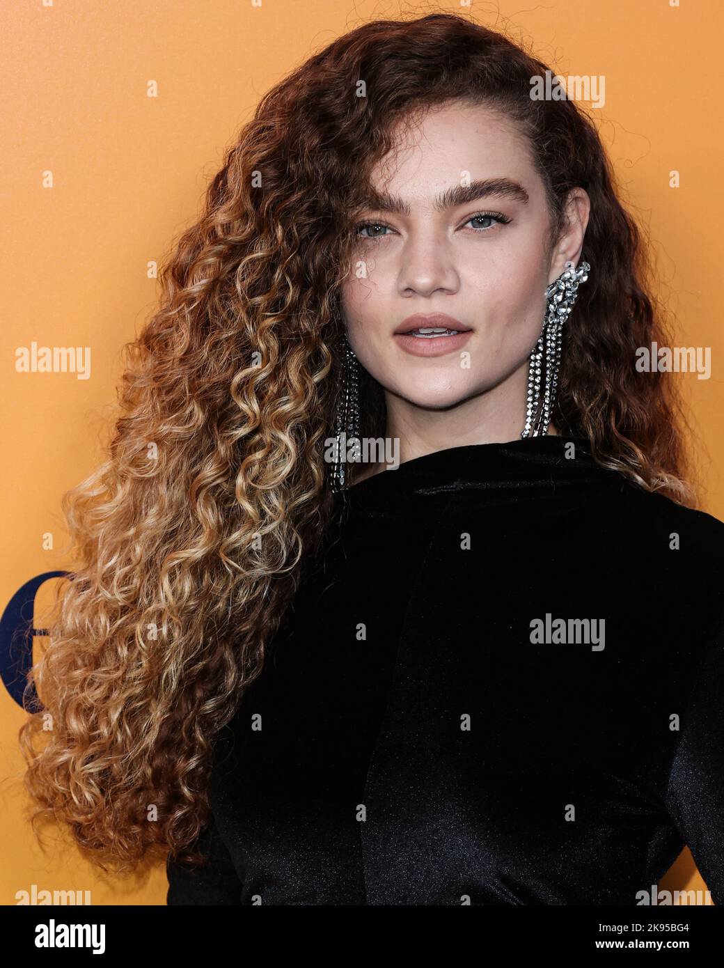 BEVERLY HILLS, LOS ANGELES, CALIFORNIA, USA - OCTOBER 25: Fashion model ...