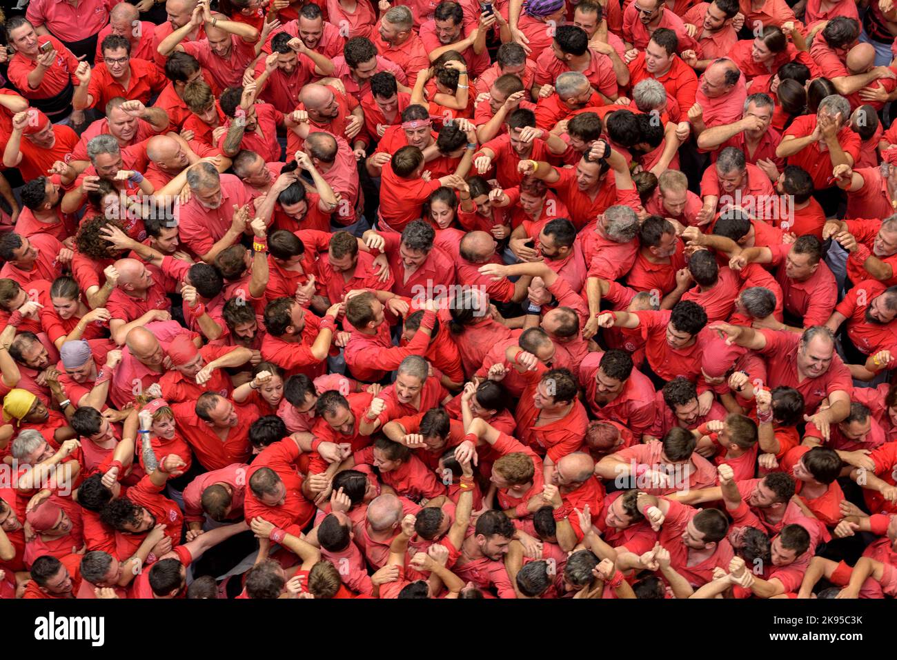 People of Colla Jove dels Xiquets de Valls celebrating after completing ...