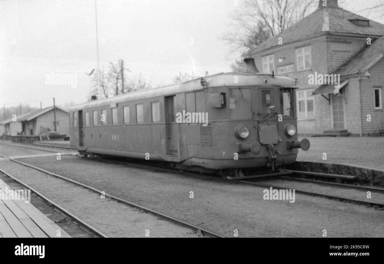 Diesel electric motor car. Stockholm - Nynäs Railway, SNJ XB01 7 ...