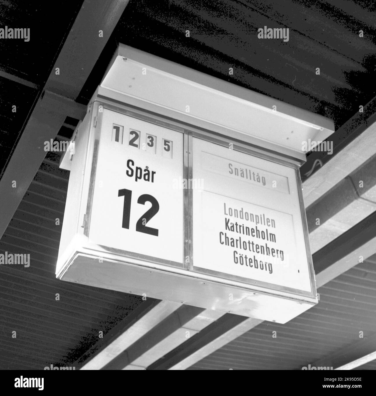 Central -routed signage system at Platform, Central Station Stock Photo ...